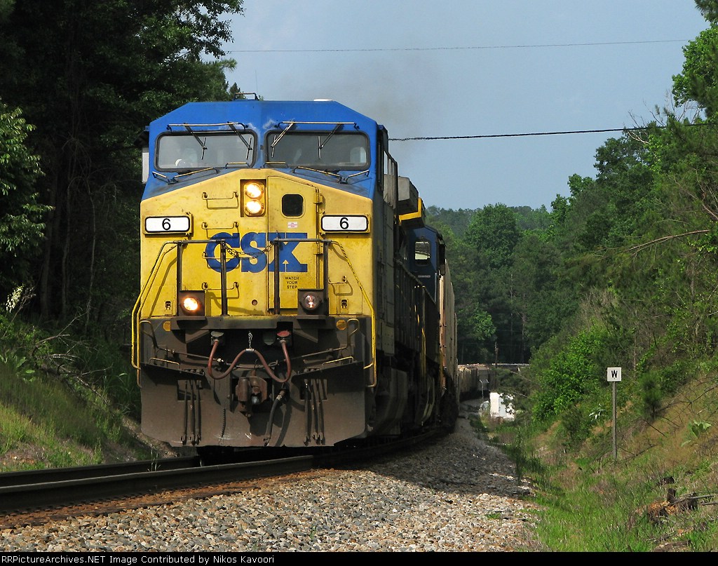 CSX Q491 heads slowly upgrade past Vaughn road